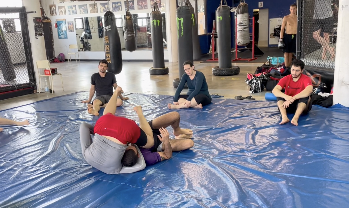 Diving Guillotine vs Reverse De La Riva 1/2 | Tristar Digital ...